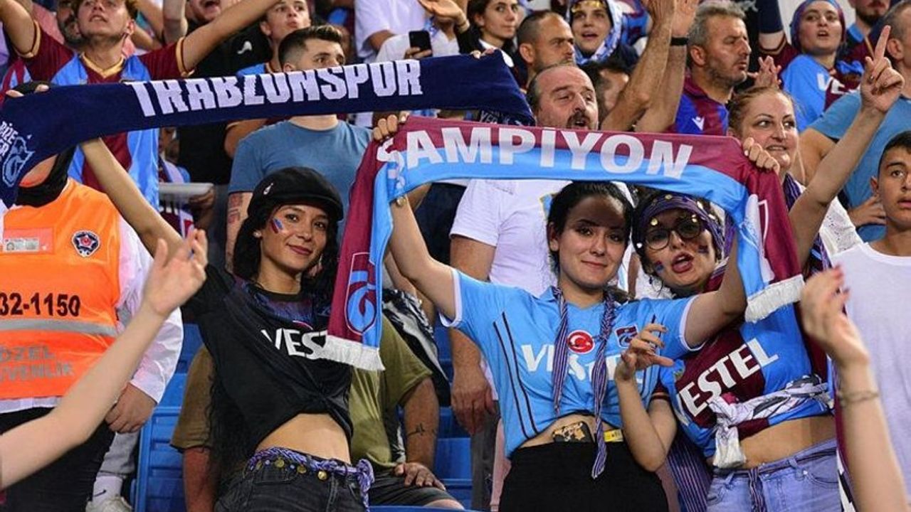 Trabzonspor Tribünleri Rengarenkti - Trabzon Haber - Trabzonspor Haberleri - HaberTS Son Dakika ...