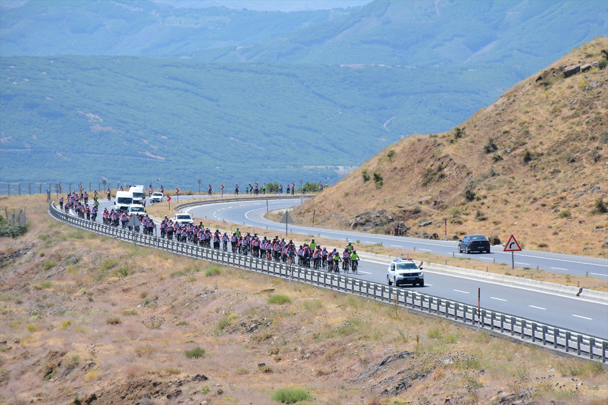 BİTLİS - Van Gölü'nde dip çamuru temizliği devam ediyor - Trabzon Haber ...